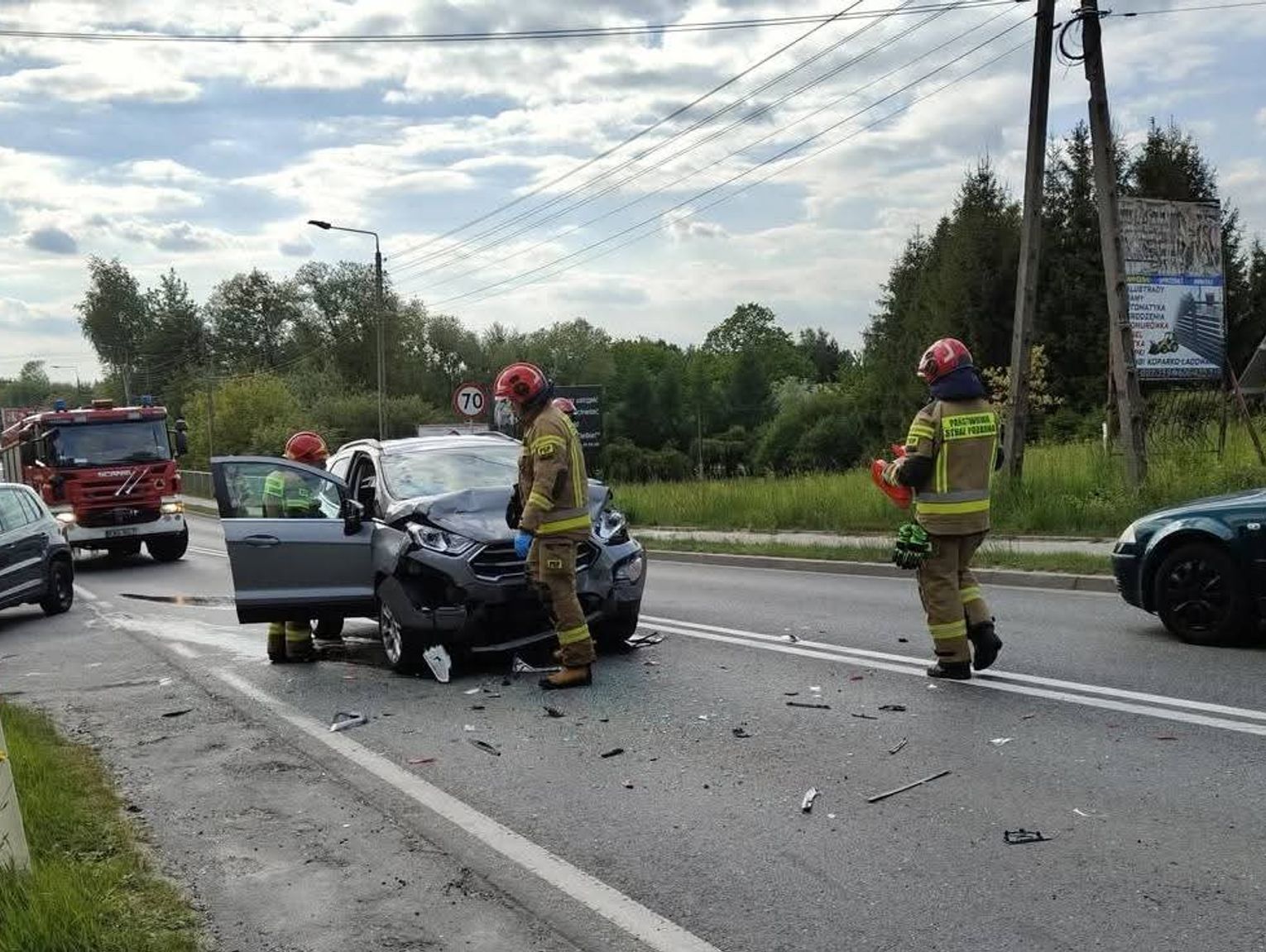 Wypadek na granicy Inwałdu i Andrychowa. Dwie osoby poszkodowane [FOTO]