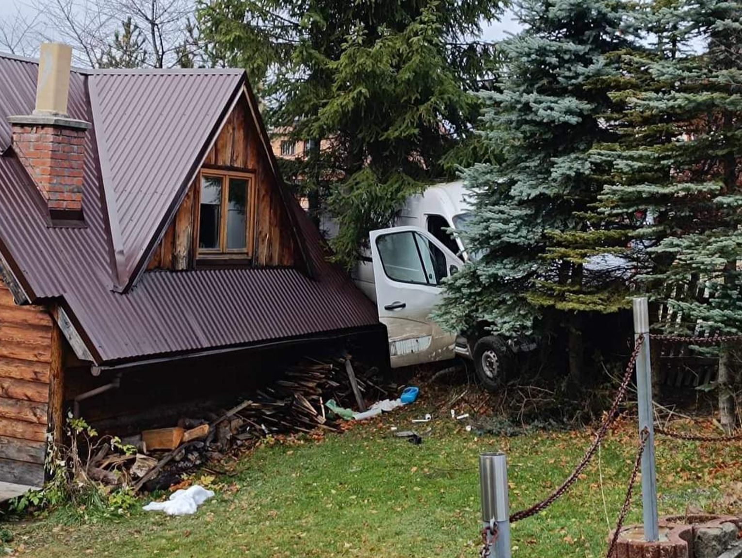 Wypadek w Bukowinie Tatrzańskiej. Jedna osoba poszkodowana [ZDJĘCIA]